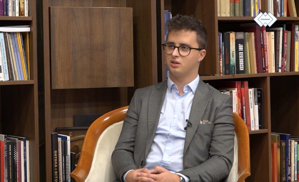 (Видео) Савески: Истражувањата покажуваат – две третини од младите ...